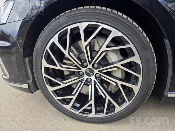 Black Audi A8 2021 in Riga, with an engine capacity of 3.00 L and mileage of 111 thousand km for 43900 €, photo 6 on AUTOMOTO.COM.LV