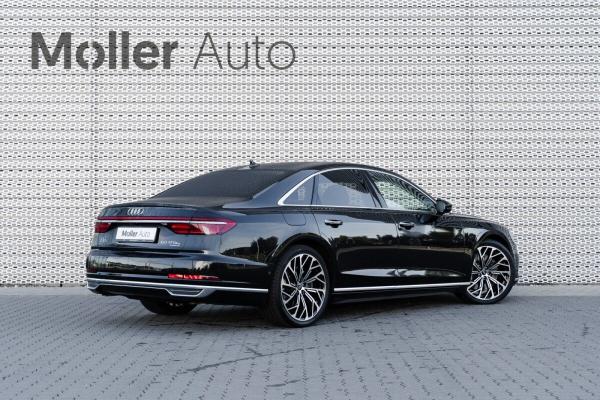 Black Audi A8 2021 in Marupe, with an engine capacity of 3.00 L and mileage of 113 thousand km for 42700 €, photo 5 on AUTOMOTO.COM.LV