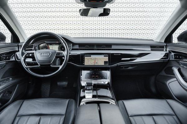 Black Audi A8 2021 in Marupe, with an engine capacity of 3.00 L and mileage of 113 thousand km for 42700 €, photo 8 on AUTOMOTO.COM.LV