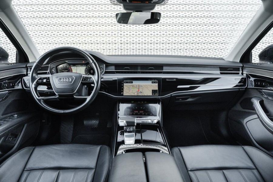 Black Audi A8 2021 in Marupe, with an engine capacity of 3.00 L and mileage of 113 thousand km for 42700 €, photo 8 on AUTOMOTO.COM.LV
