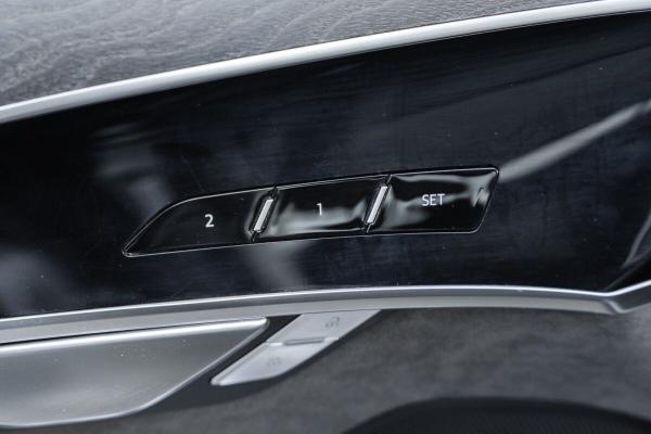 Black Audi A8 2021 in Marupe, with an engine capacity of 3.00 L and mileage of 113 thousand km for 42700 €, photo 11 on AUTOMOTO.COM.LV