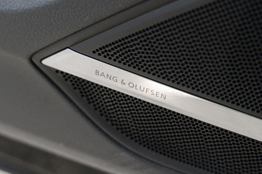 Black Audi A8 2021 in Marupe, with an engine capacity of 3.00 L and mileage of 113 thousand km for 42700 €, photo 12 on AUTOMOTO.COM.LV