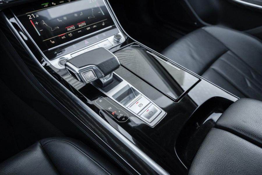 Black Audi A8 2021 in Marupe, with an engine capacity of 3.00 L and mileage of 113 thousand km for 42700 €, photo 28 on AUTOMOTO.COM.LV