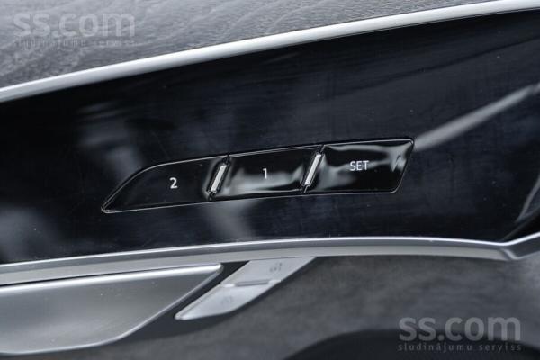 Audi A8 2021 Rīga vietnē Melns Audi A8 2021 Rīga, ar dzinēja tilpumu 3.00 L un nobraukumu 113 tūkst. km par 42700 €, foto 11 vietnē AUTOMOTO.COM.LV