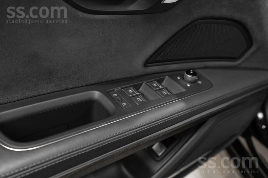Black Audi A8 2022 in Riga, with an engine capacity of 3.00 L and mileage of 80 thousand km for 54900 €, photo 19 on AUTOMOTO.COM.LV
