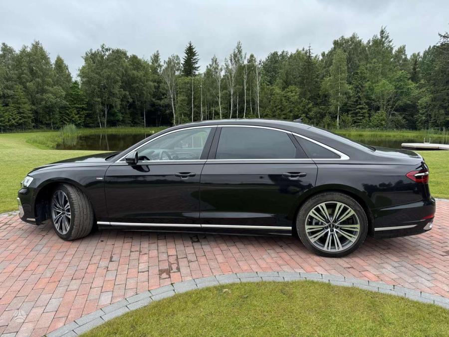 Black Audi A8 2022 in Plunge, with an engine capacity of 3.00 L and mileage of 80 thousand km for 54900 €, photo 9 on AUTOMOTO.COM.LV