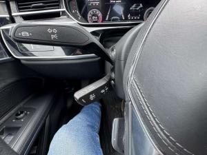 Black Audi A8 2022 in Plunge, with an engine capacity of 3.00 L and mileage of 80 thousand km for 54900 €, photo 21 on AUTOMOTO.COM.LV