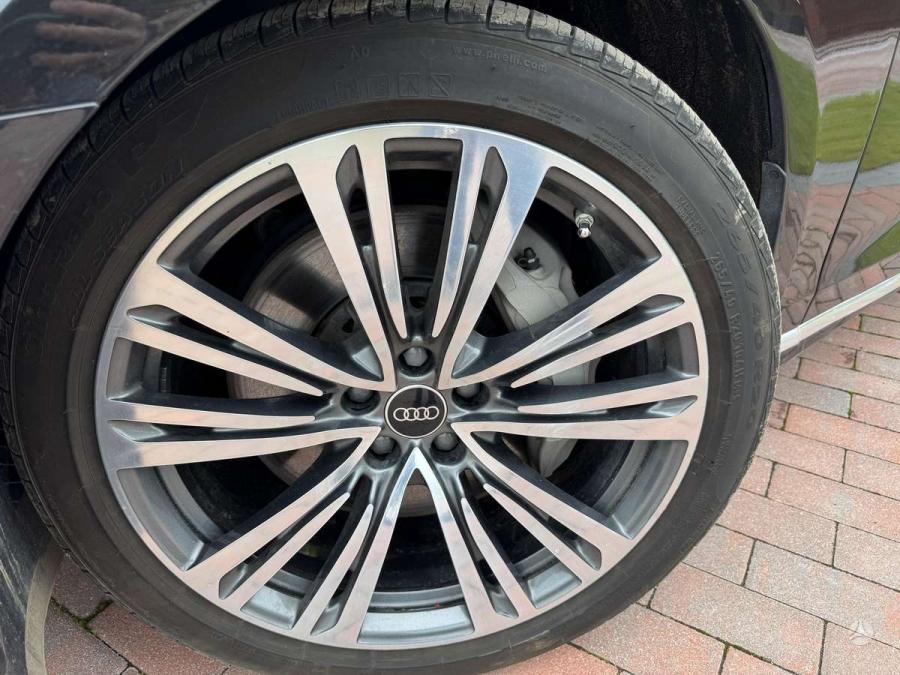 Black Audi A8 2022 in Plunge, with an engine capacity of 3.00 L and mileage of 80 thousand km for 54900 €, photo 30 on AUTOMOTO.COM.LV