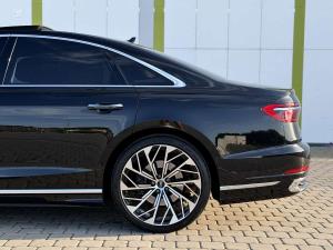 Melns Audi A8 2022 Tauragė, ar dzinēja tilpumu 3.00 L un nobraukumu 174 tūkst. km par 38200 €, foto 14 vietnē AUTOMOTO.COM.LV