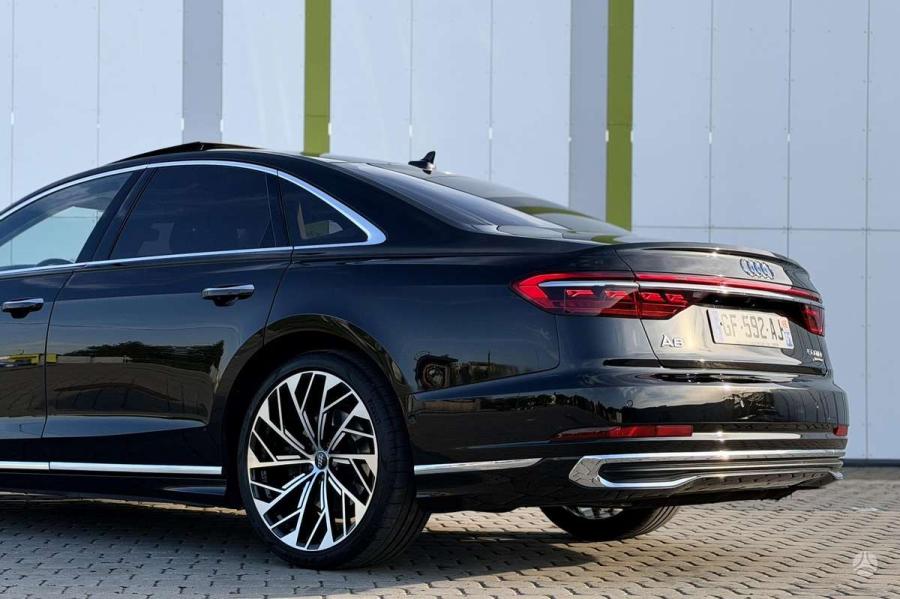 Melns Audi A8 2022 Tauragė, ar dzinēja tilpumu 3.00 L un nobraukumu 174 tūkst. km par 38200 €, foto 21 vietnē AUTOMOTO.COM.LV