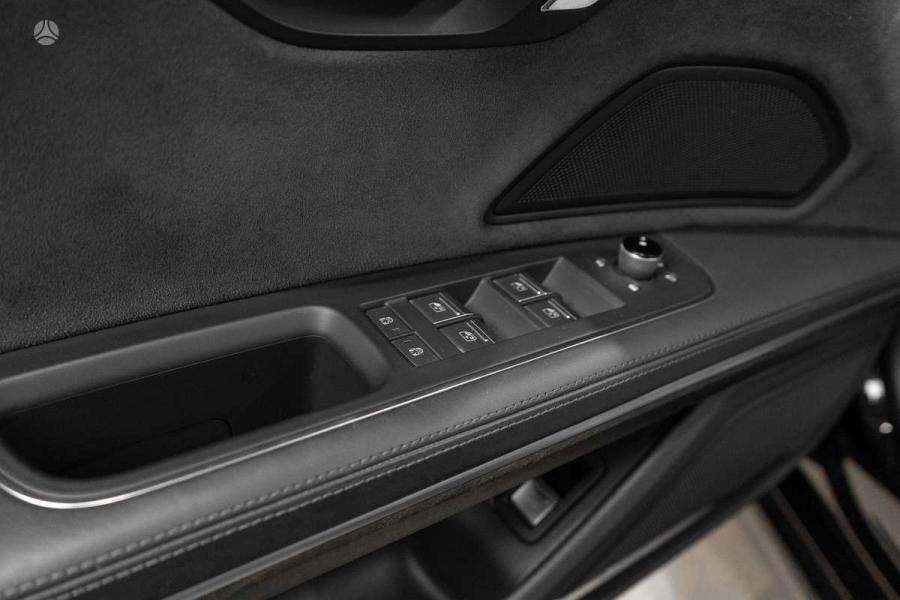 Melns Audi A8 2022 Rīga, ar dzinēja tilpumu 3.00 L un nobraukumu 80 tūkst. km par 51000 €, foto 18 vietnē AUTOMOTO.COM.LV
