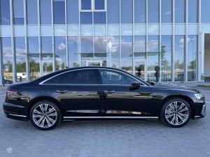 Black Audi A8 2022 in Vilnius, with an engine capacity of 3.00 L and mileage of 96 thousand km for 48999 €, photo 3 on AUTOMOTO.COM.LV