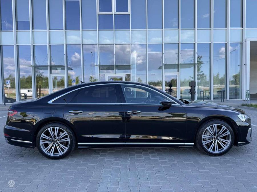 Black Audi A8 2022 in Vilnius, with an engine capacity of 3.00 L and mileage of 96 thousand km for 48999 €, photo 3 on AUTOMOTO.COM.LV