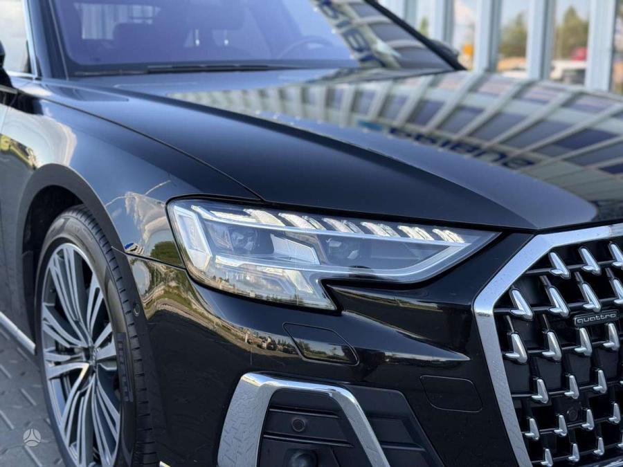 Black Audi A8 2022 in Vilnius, with an engine capacity of 3.00 L and mileage of 96 thousand km for 48999 €, photo 12 on AUTOMOTO.COM.LV