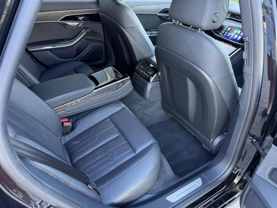 Black Audi A8 2022 in Vilnius, with an engine capacity of 3.00 L and mileage of 96 thousand km for 48999 €, photo 19 on AUTOMOTO.COM.LV