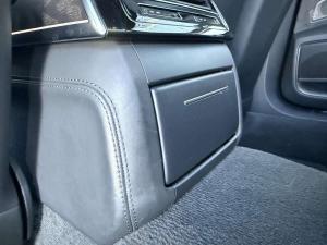 Black Audi A8 2022 in Vilnius, with an engine capacity of 3.00 L and mileage of 96 thousand km for 48999 €, photo 26 on AUTOMOTO.COM.LV