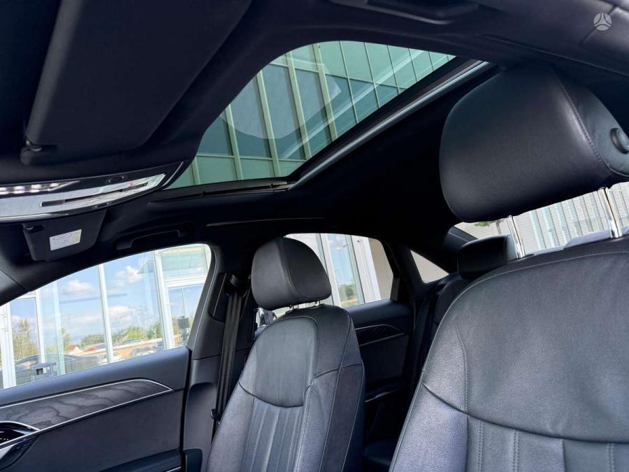 Black Audi A8 2022 in Vilnius, with an engine capacity of 3.00 L and mileage of 96 thousand km for 48999 €, photo 29 on AUTOMOTO.COM.LV