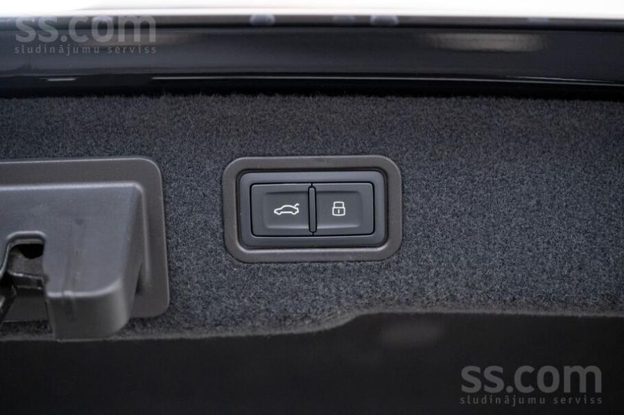 Melns Audi A8 2022 Rīga, ar dzinēja tilpumu 3.00 L un nobraukumu 80 tūkst. km par 46900 €, foto 10 vietnē AUTOMOTO.COM.LV