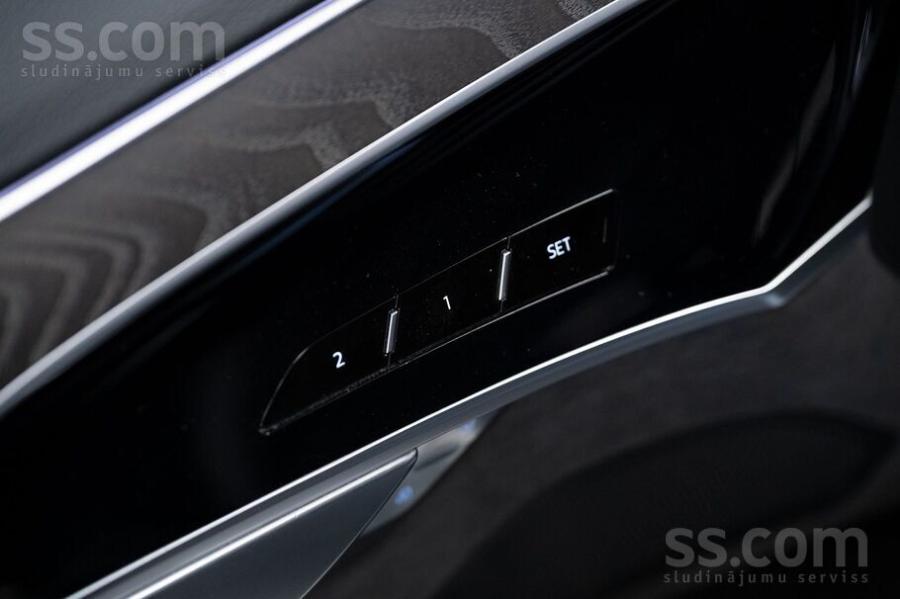 Melns Audi A8 2022 Rīga, ar dzinēja tilpumu 3.00 L un nobraukumu 80 tūkst. km par 46900 €, foto 30 vietnē AUTOMOTO.COM.LV