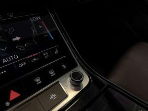 Black Audi A8 2023 in Klaipeda, with an engine capacity of 2.97 L and mileage of 129 thousand km for 69900 €, photo 20 on AUTOMOTO.COM.LV