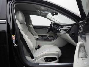 Melns Audi A8 2023 Viļņa, ar dzinēja tilpumu 3.00 L un nobraukumu 50 tūkst. km par 69790 €, foto 13 vietnē AUTOMOTO.COM.LV