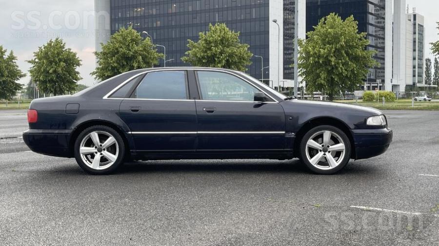 Zils Audi A8 1995 Rīga, ar dzinēja tilpumu 2.80 L un nobraukumu 325 tūkst. km par 3000 €, foto 1 vietnē AUTOMOTO.COM.LV