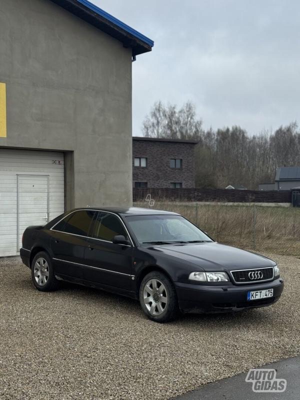 Zils Audi A8 1995 Šauļi, ar dzinēja tilpumu 2.80 L un nobraukumu 410 tūkst. km par 2500 €, foto 1 vietnē AUTOMOTO.COM.LV