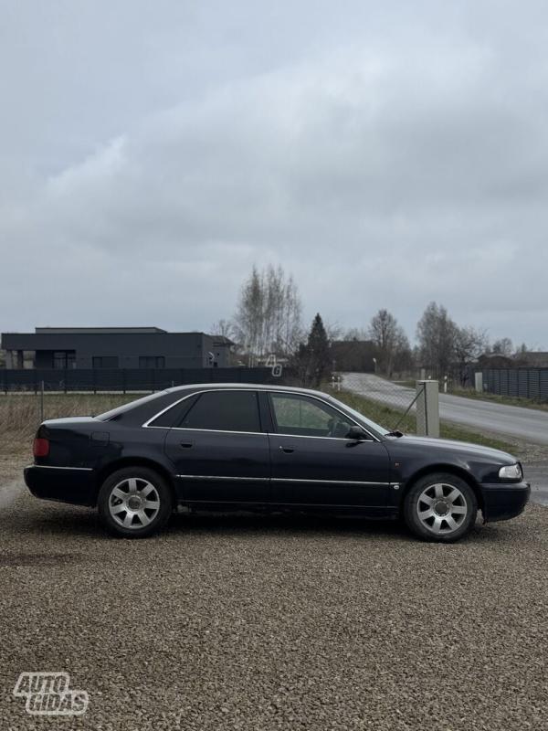 Zils Audi A8 1995 Šauļi, ar dzinēja tilpumu 2.80 L un nobraukumu 410 tūkst. km par 2500 €, foto 4 vietnē AUTOMOTO.COM.LV