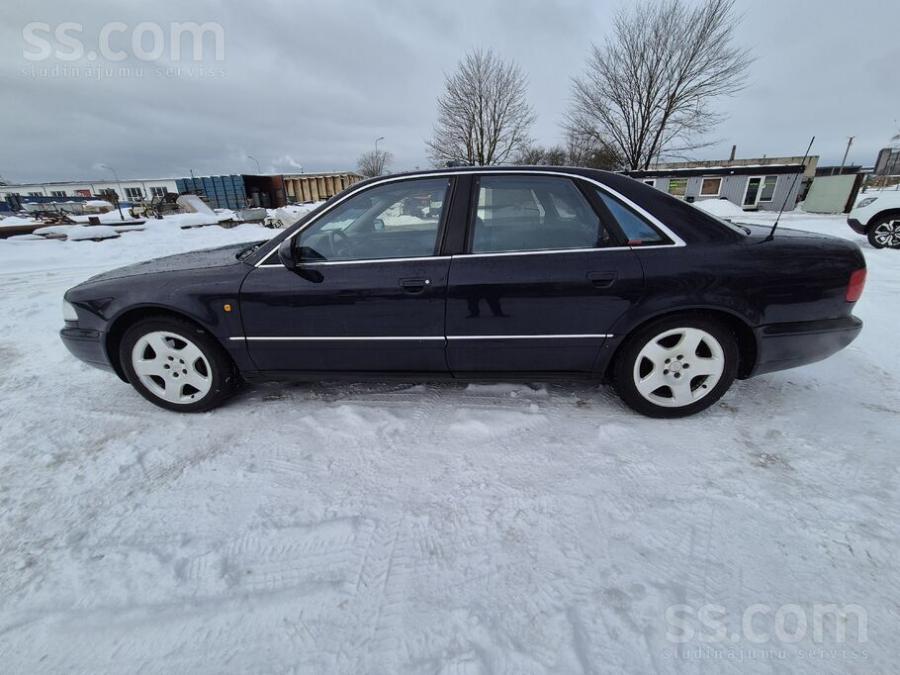 Blue Audi A8 1997 in Liepaja, with an engine capacity of 4.20 L and mileage of 407 thousand km for 1700 €, photo 5 on AUTOMOTO.COM.LV