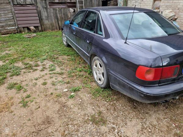 Zils Audi A8 1998 Šilutė, ar dzinēja tilpumu 2.77 L un nobraukumu 360 tūkst. km par 1700 €, foto 2 vietnē AUTOMOTO.COM.LV