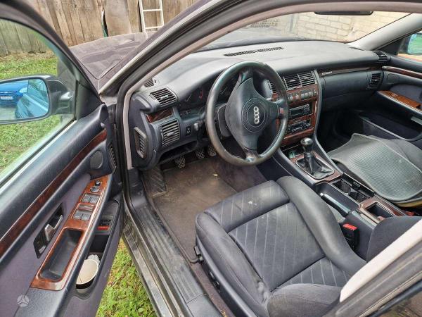 Zils Audi A8 1998 Šilutė, ar dzinēja tilpumu 2.77 L un nobraukumu 360 tūkst. km par 1700 €, foto 4 vietnē AUTOMOTO.COM.LV