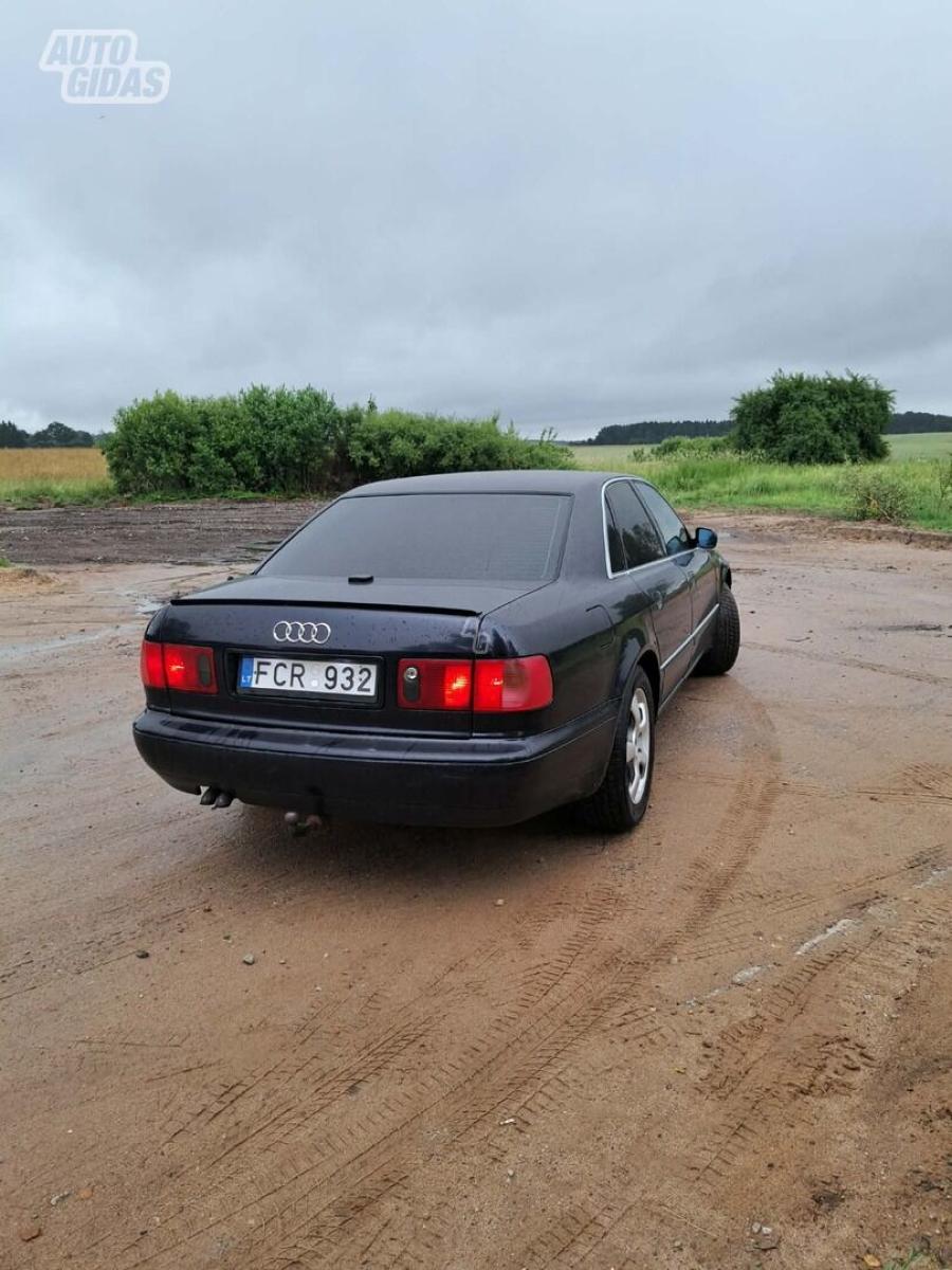 Zils Audi A8 1998 Plungė, ar dzinēja tilpumu 2.50 L un nobraukumu 41 tūkst. km par 1800 €, foto 5 vietnē AUTOMOTO.COM.LV