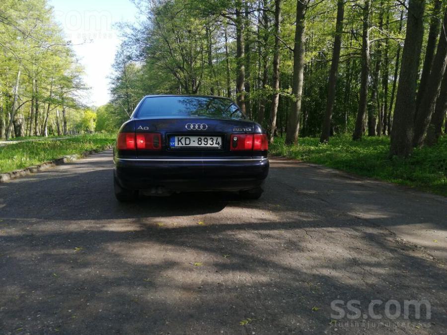 Zils Audi A8 1999 Liepāja, ar dzinēja tilpumu 2.50 L un nobraukumu 388 tūkst. km par 2750 €, foto 3 vietnē AUTOMOTO.COM.LV