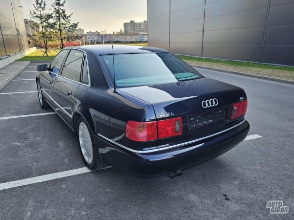 Blue Audi A8 2002 in Kaunas, with an engine capacity of 4.20 L and mileage of 113 thousand km for 13000 €, photo 4 on AUTOMOTO.COM.LV