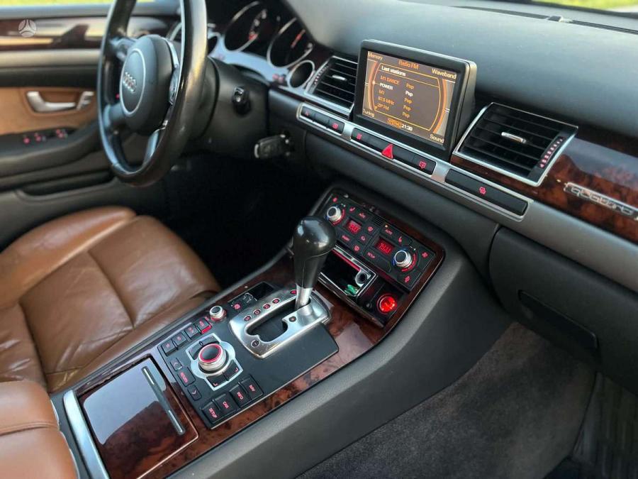 Blue Audi A8 2003 in Klaipeda, with an engine capacity of 3.70 L and mileage of 282 thousand km for 2200 €, photo 15 on AUTOMOTO.COM.LV