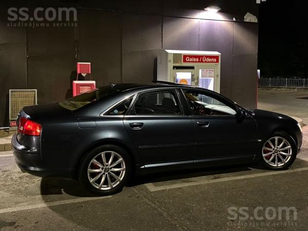 Blue Audi A8 2004 in Riga, with an engine capacity of 4.20 L and mileage of 331 thousand km for 2450 €, photo 2 on AUTOMOTO.COM.LV