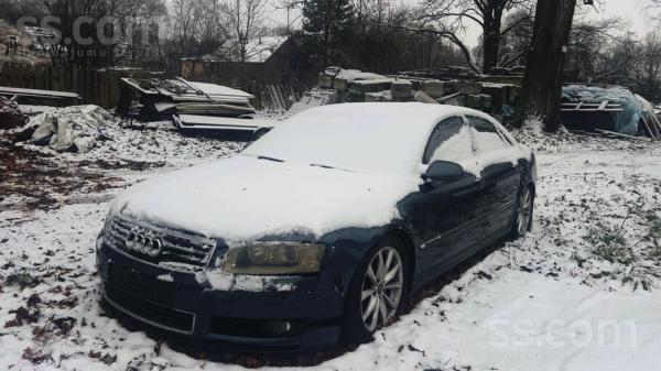 Blue Audi A8 2004 in Riga, with an engine capacity of 4.20 L and mileage of 331 thousand km for 2450 €, photo 7 on AUTOMOTO.COM.LV