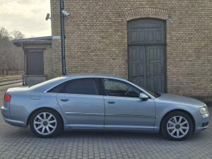 Blue Audi A8 2004 in Silute, with an engine capacity of 4.00 L and mileage of 319 thousand km for 3350 €, photo 9 on AUTOMOTO.COM.LV