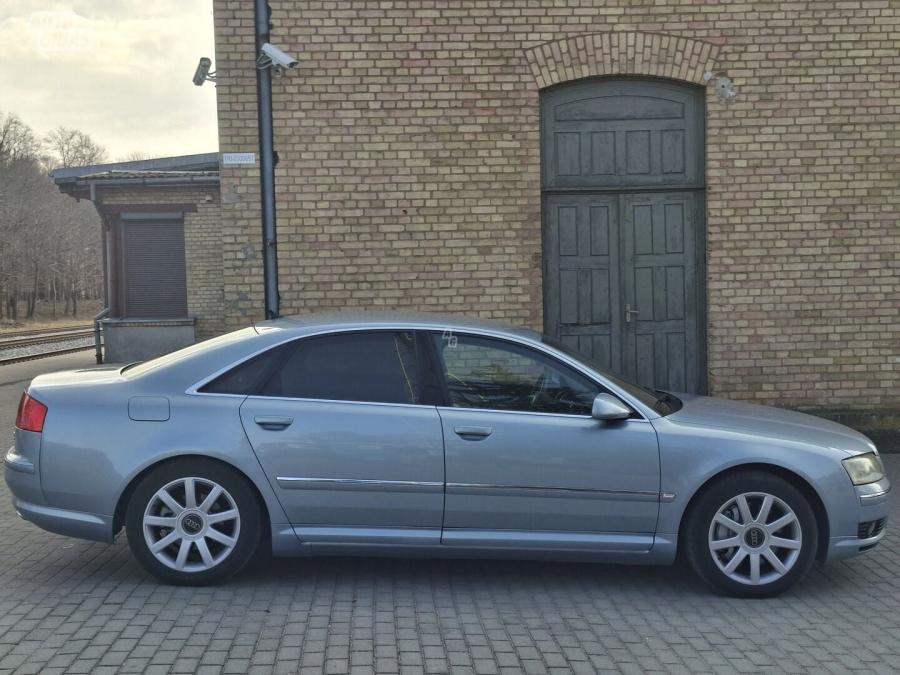 Blue Audi A8 2004 in Silute, with an engine capacity of 4.00 L and mileage of 319 thousand km for 3350 €, photo 9 on AUTOMOTO.COM.LV