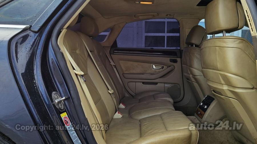 Zils Audi A8 2004 Tallina, ar dzinēja tilpumu 3.90 L un nobraukumu 338 tūkst. km par 1999 €, foto 10 vietnē AUTOMOTO.COM.LV