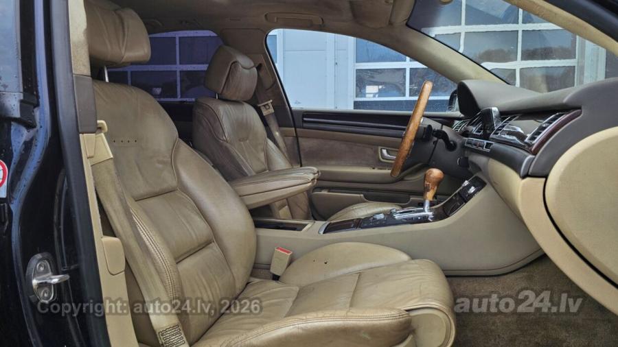 Zils Audi A8 2004 Tallina, ar dzinēja tilpumu 3.90 L un nobraukumu 338 tūkst. km par 1999 €, foto 14 vietnē AUTOMOTO.COM.LV