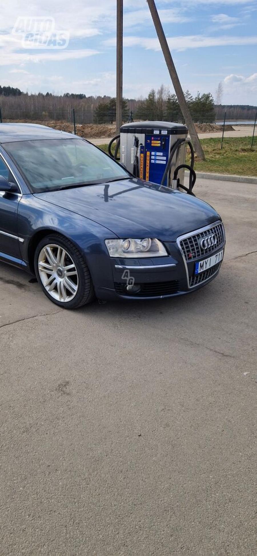 Blue Audi A8 2004 in Jurbarkas, with an engine capacity of 4.20 L and mileage of 390 thousand km for 3700 €, photo 3 on AUTOMOTO.COM.LV