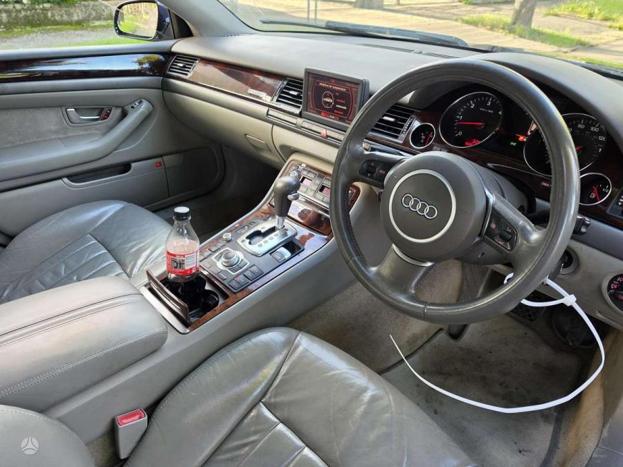 Blue Audi A8 2004 in Alytus, with an engine capacity of 3.94 L and mileage of 155 thousand km for 2950 €, photo 8 on AUTOMOTO.COM.LV