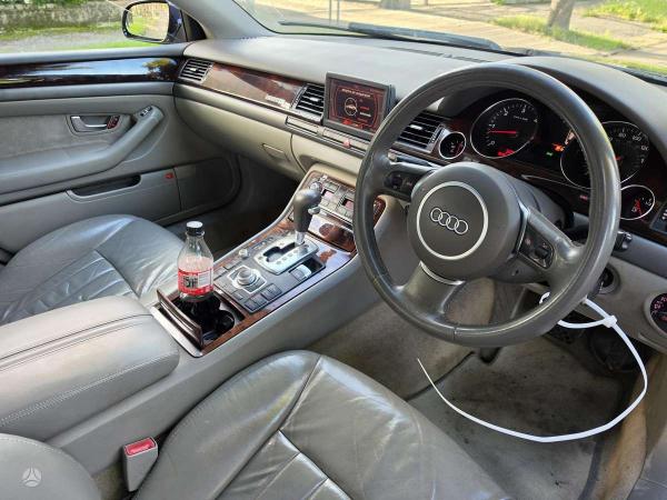 Blue Audi A8 2004 in Alytus, with an engine capacity of 3.94 L and mileage of 155 thousand km for 2950 €, photo 8 on AUTOMOTO.COM.LV
