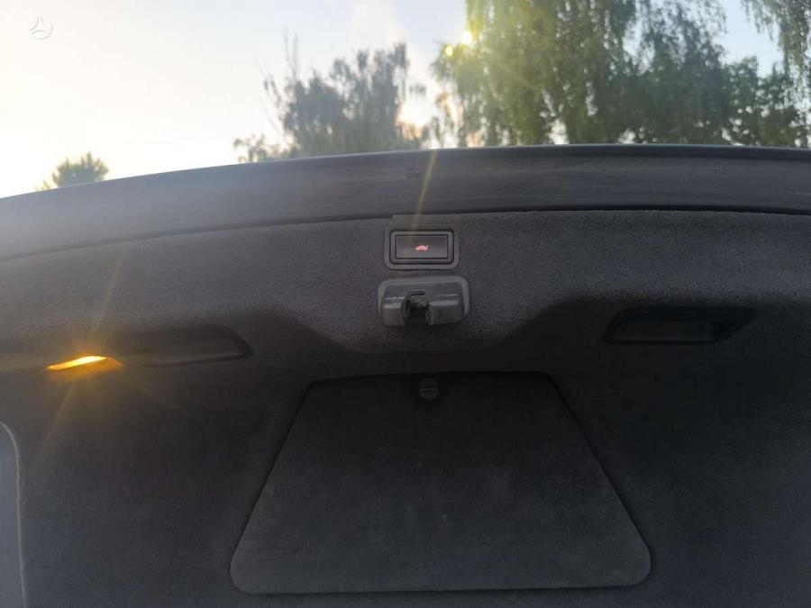 Blue Audi A8 2005 in Kedainiai, with an engine capacity of 4.13 L and mileage of 320 thousand km for 8200 €, photo 19 on AUTOMOTO.COM.LV