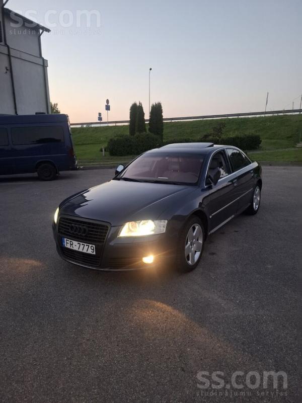 Blue Audi A8 2005 in Daugavpils, with an engine capacity of 4.20 L and mileage of 283 thousand km for 4400 €, photo 1 on AUTOMOTO.COM.LV