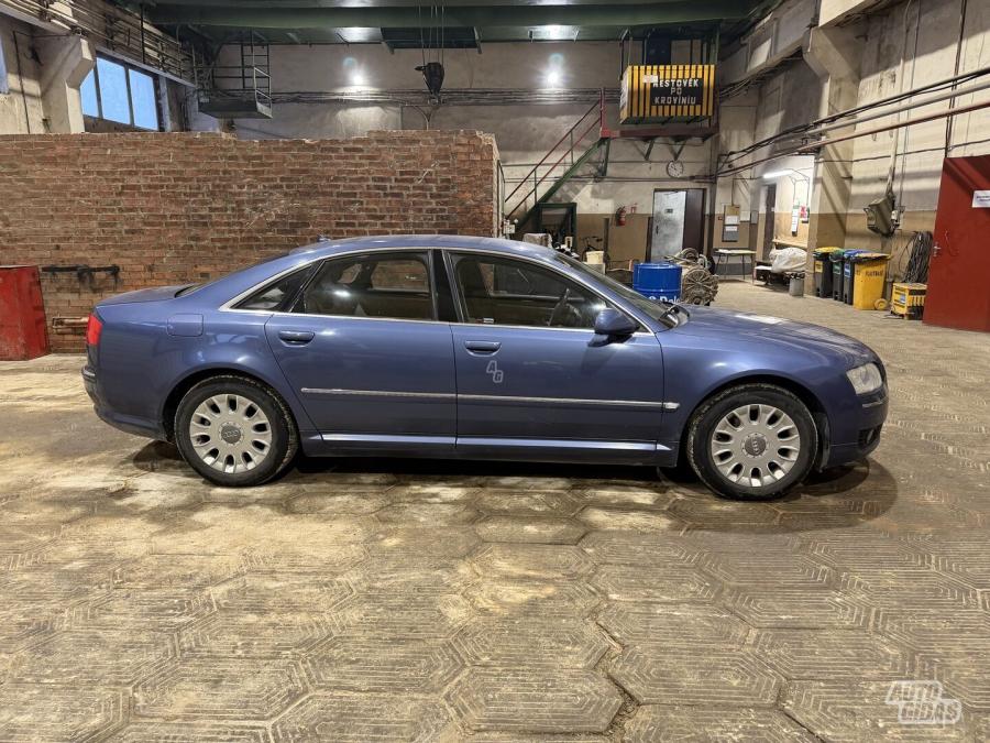 Zils Audi A8 2006 Naujoji Akmenė, ar dzinēja tilpumu 3.70 L un nobraukumu 583 tūkst. km par 2800 €, foto 4 vietnē AUTOMOTO.COM.LV