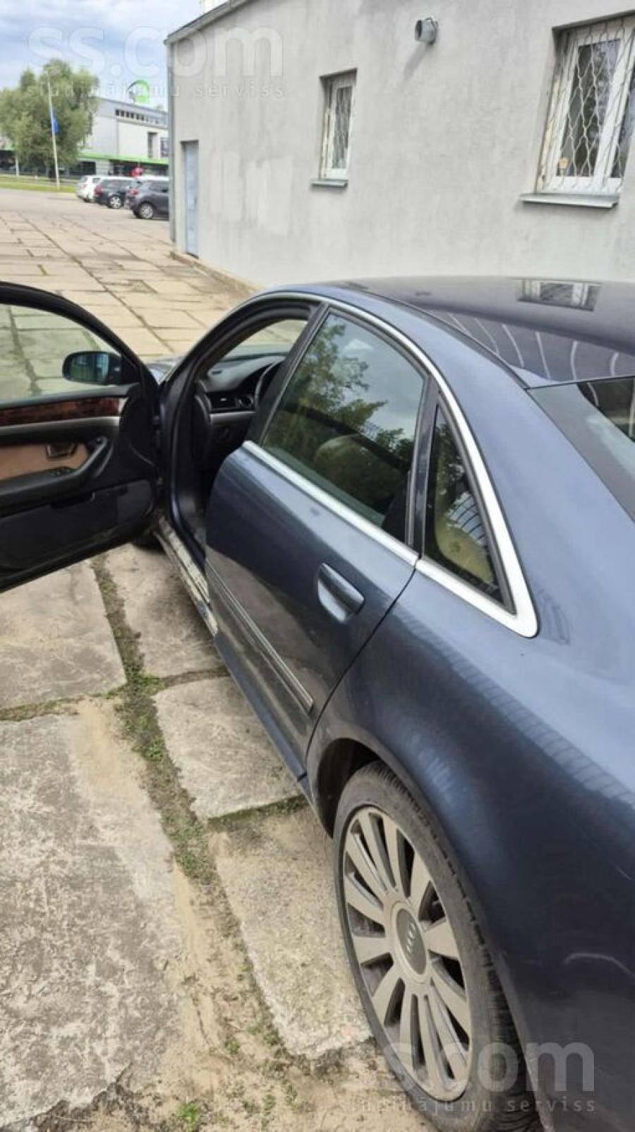 Zils Audi A8 2006 Rīga, ar dzinēja tilpumu 3.00 L un nobraukumu 440 tūkst. km par 4300 €, foto 7 vietnē AUTOMOTO.COM.LV