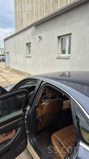 Zils Audi A8 2006 Rīga, ar dzinēja tilpumu 3.00 L un nobraukumu 440 tūkst. km par 4300 €, foto 9 vietnē AUTOMOTO.COM.LV