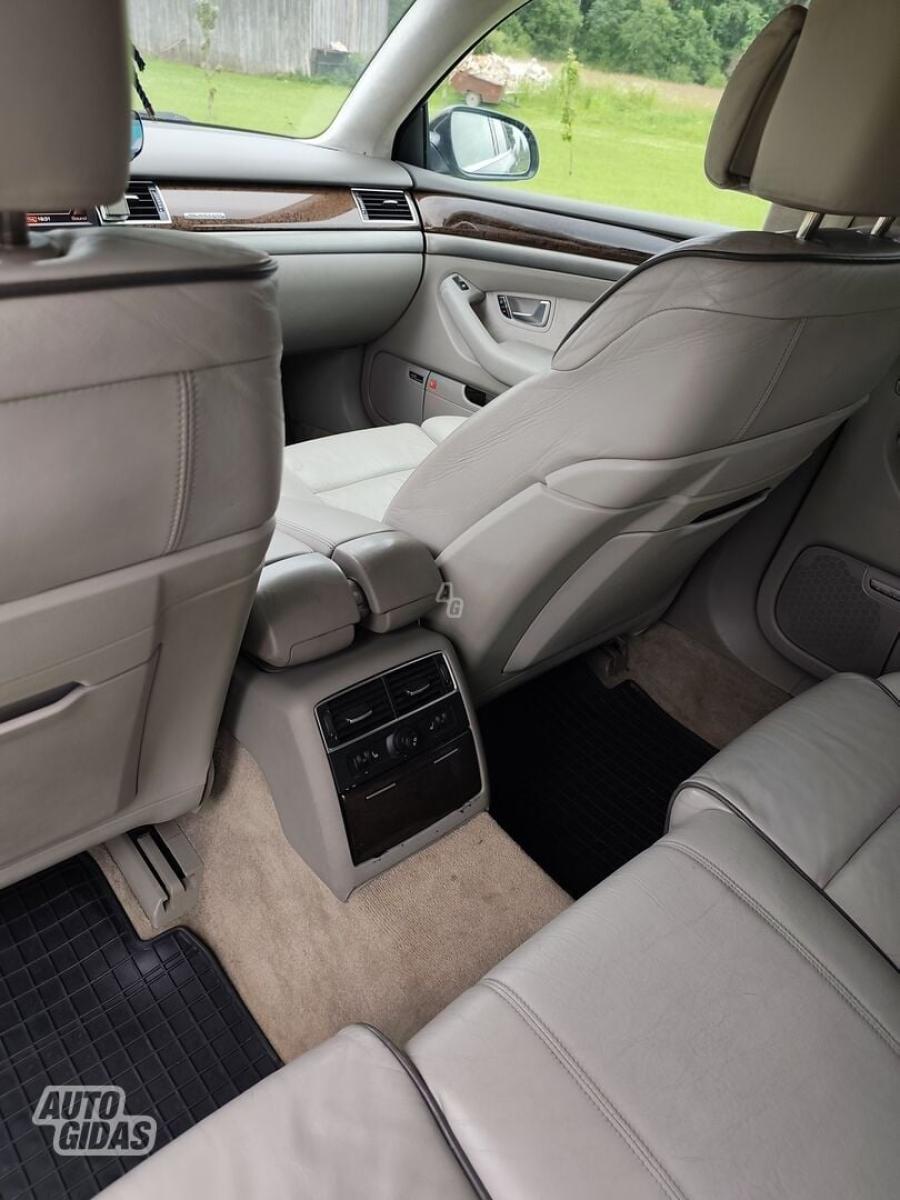 Blue Audi A8 2007 in Panevezys, with an engine capacity of 3.00 L and mileage of 318 thousand km for 4000 €, photo 11 on AUTOMOTO.COM.LV